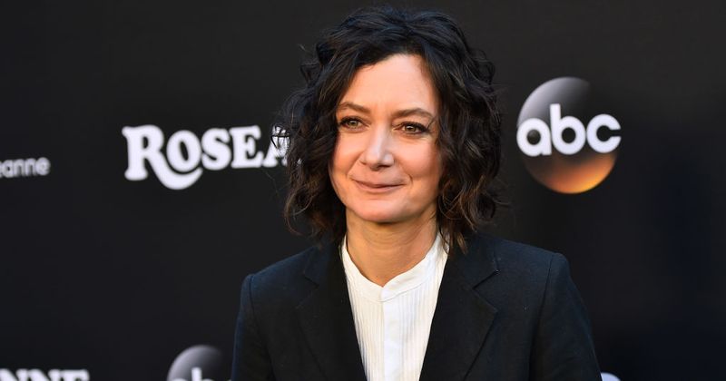 Teary-eyed Sara Gilbert reflects on Roseanne cancellation: "It's sad to ...
