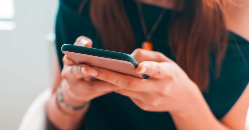 Australian woman recreates Insta moments of celebrities with hilarious ...