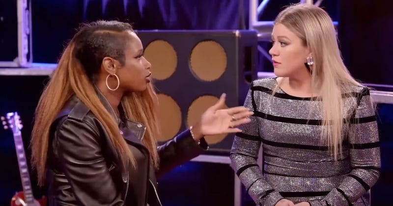 'The Voice' judges Kelly Clarkson and Jennifer Hudson fangirl over each ...