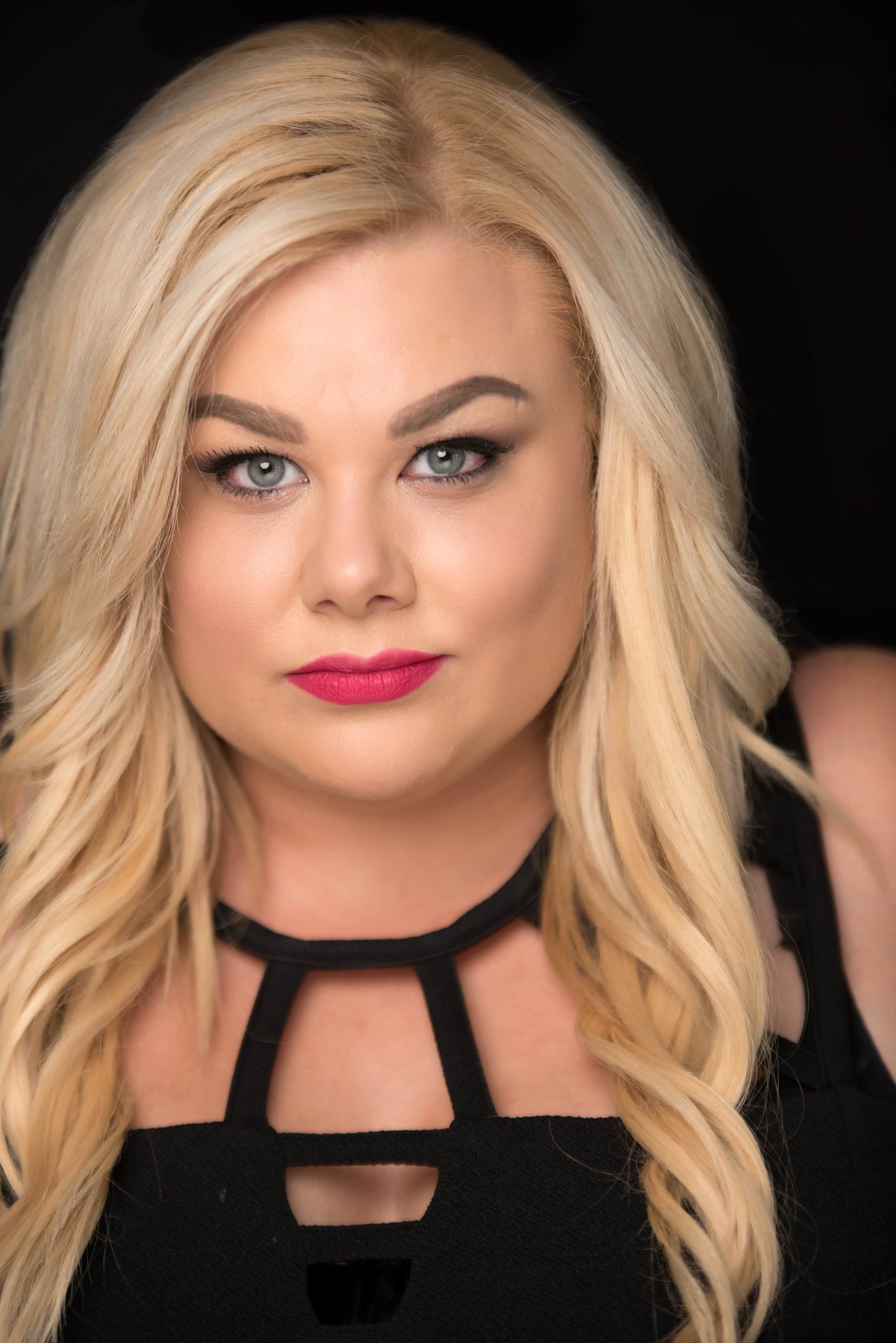 Carly Jibson gets candid about her role as the hottie Vivian in 'The ...