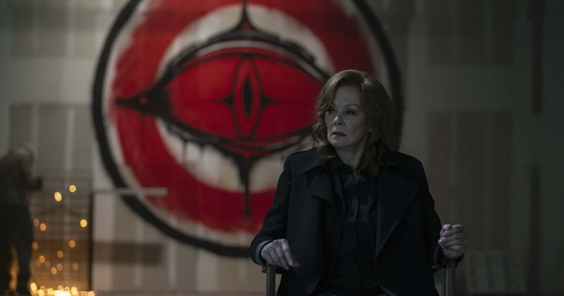 'Watchmen' Episode 9 sees Laurie Blake and Looking Glass make a pretty ...