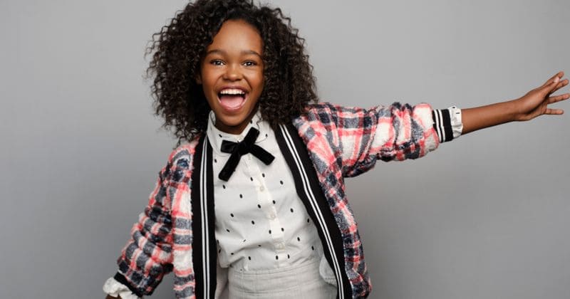 'Good Girls' star Lidya Jewett claims she is "up for sinking a car in ...