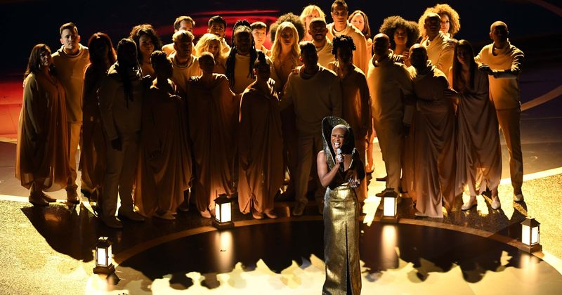 Oscars 2020: Cynthia Erivo sizzle on stage with 'Stand Up' performance ...
