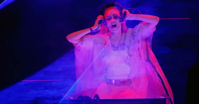 Pregnant pop singer Grimes says she won't disclose baby's gender: 'They ...