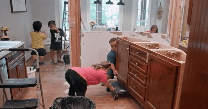 '7 Little Johnstons': Family members break tradition and replace ...