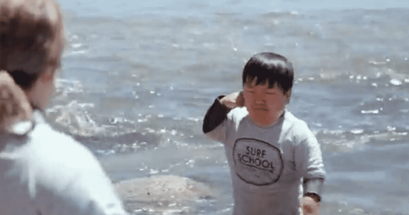 '7 Little Johnstons': Family surfing adventure goes wrong as Alex falls ...