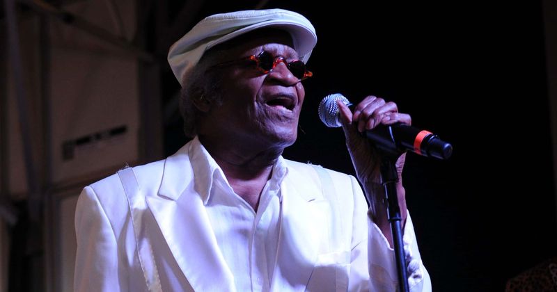 ‘Tossin' and Turnin'’ singer Bobby Lewis dies from pneumonia at age 95 ...