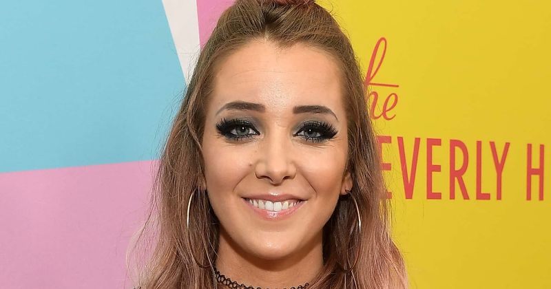 Jenna Marbles quits YouTube with tearful video, apologizes for ...