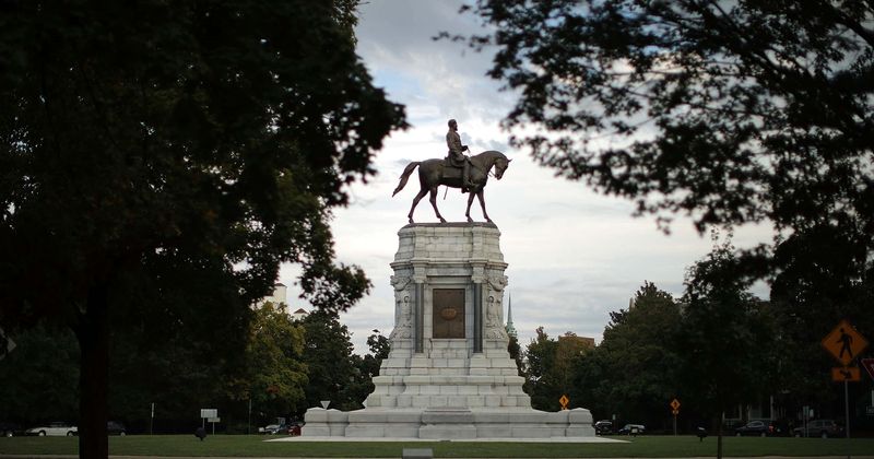 Robert E Lee statue: Virginia judge imposes 90-day injunction barring ...