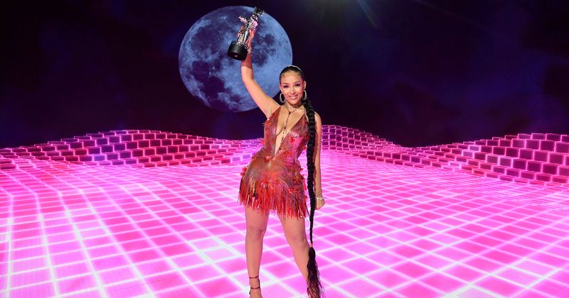 MTV VMAs 2020: Doja Cat bags PUSH Best New Artist, fans celebrate but ...