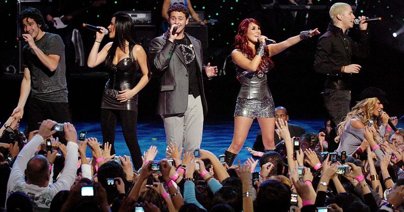 RBD is back: Latin pop group's catalog finally available to stream ...