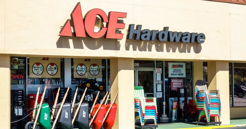 Should Ace Hardware apologize? Boston police tweets about ‘bad ...
