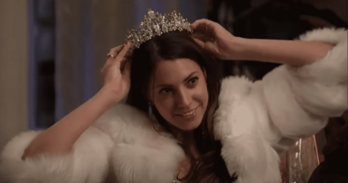 Who is 'Queen Victoria' Larson? Meet 'The Bachelor' contestant who is ...