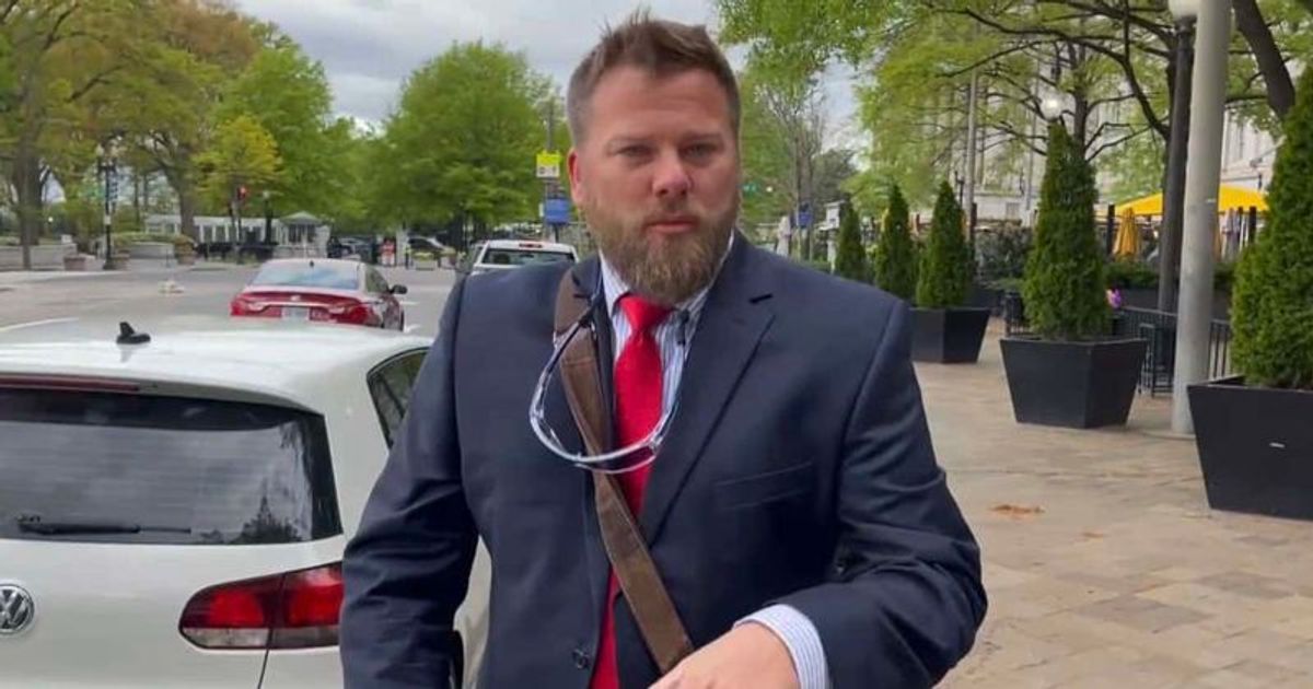 Who is Richard Potcner? Qanon fugitive owes DC diner $10,000, urges ...