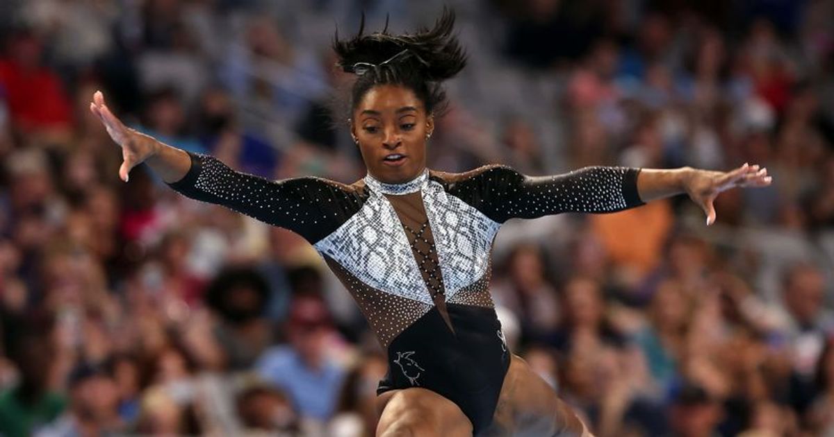How Simone Biles braved kidney stone that left her crawling in pain to ...