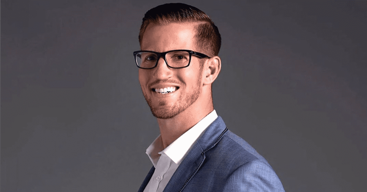 'Love Is Blind': Who is Jason Beaumont? Globetrotting flight attendant ...