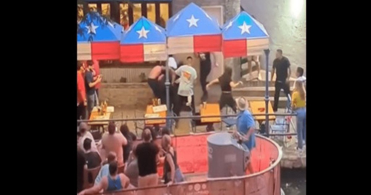 Viral video shows angry customer attacking staff at San Antonio ...