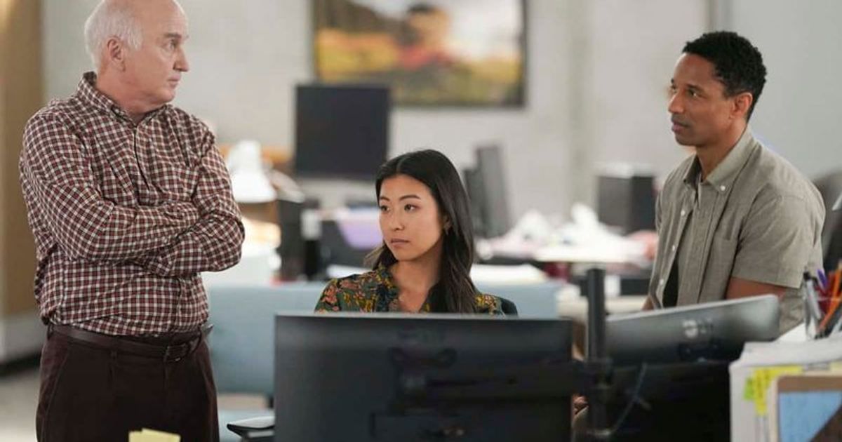 'Alaska Daily' Episode 3 Review: Eileen, Roz's investigative reporting ...