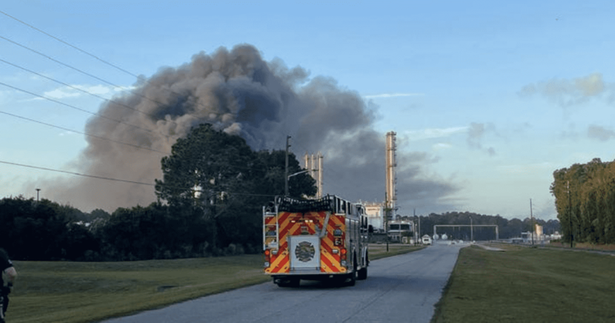 Residents evacuate as 'multiple explosions' at Symrise Chemical Plant ...