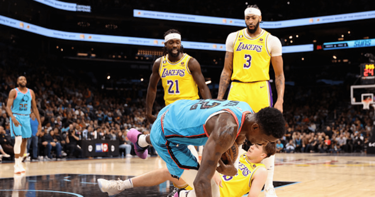 Lakers’ Patrick Beverley shoves Suns’ Deandre Ayton for intimidating ...