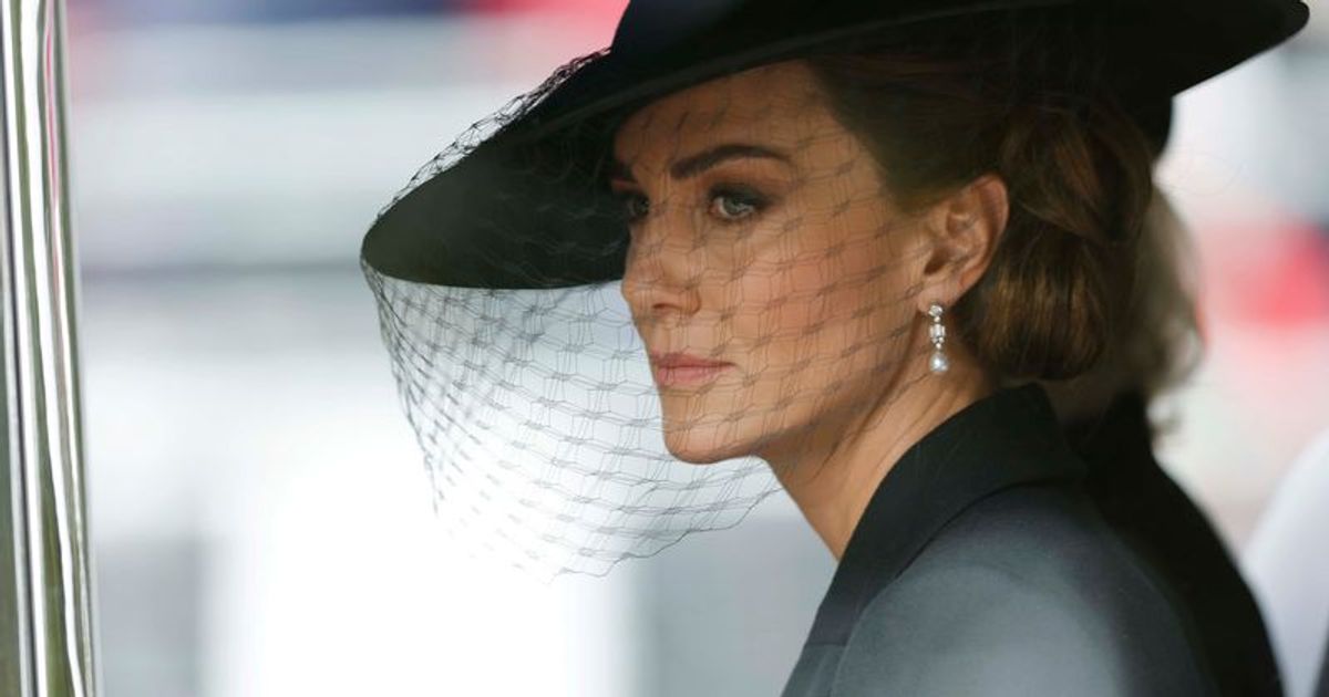 Why Kate Middleton must carry a black mourning outfit on every royal ...