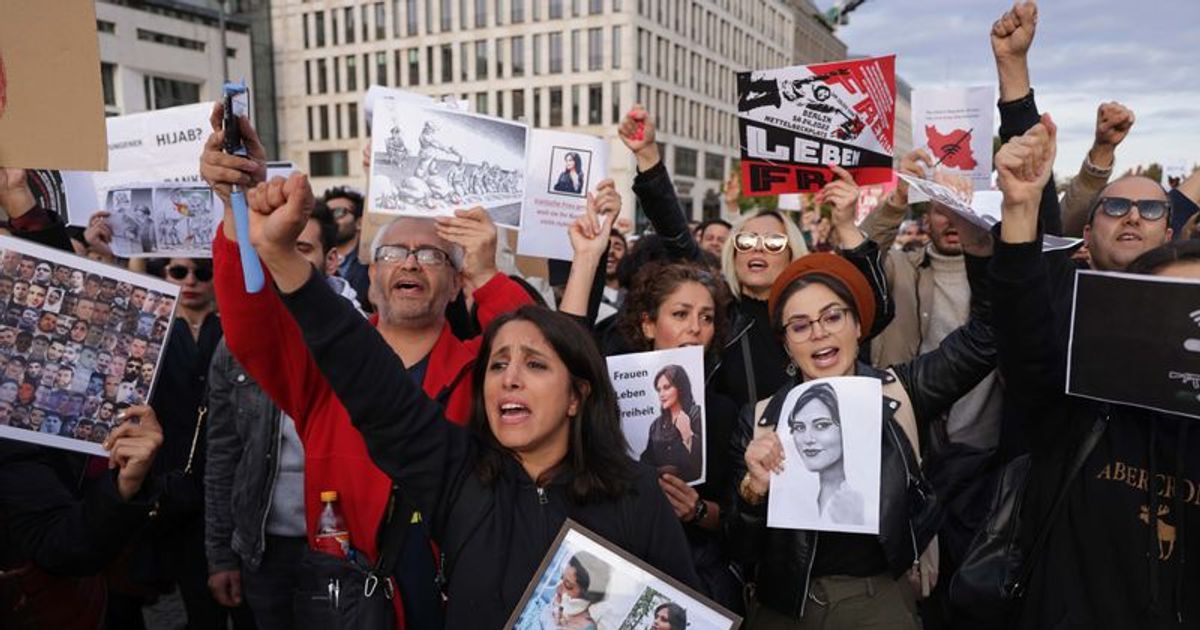 Iranian forces targeting women protesters with shotgun fire to faces ...