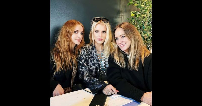 Who is Jessica Simpson's mother? Singer posts heartwarming family pic ...