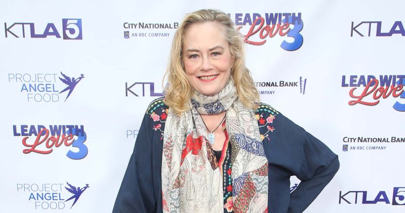 Cybill Shepherd ‘courts catastrophe’ as she struggles to walk with ...