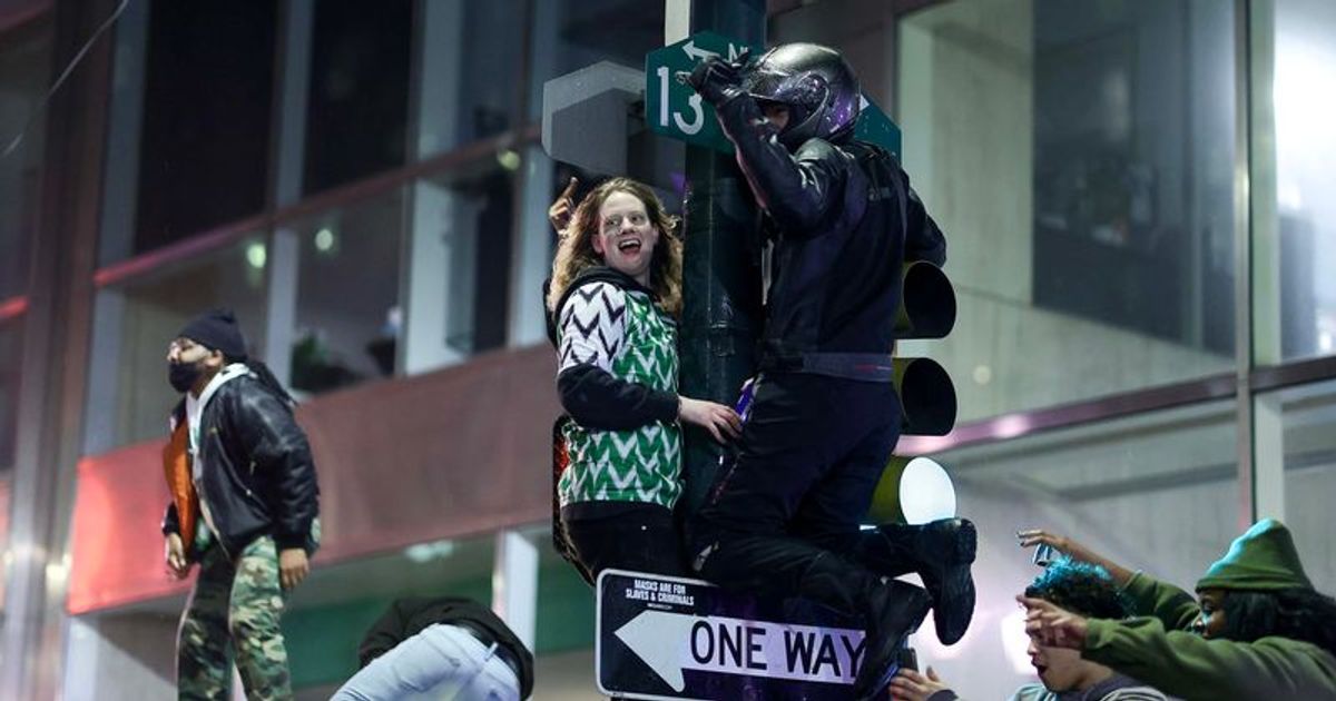 Eagles fans swarm Philadelphia streets, attack cops chanting 'f**k the ...