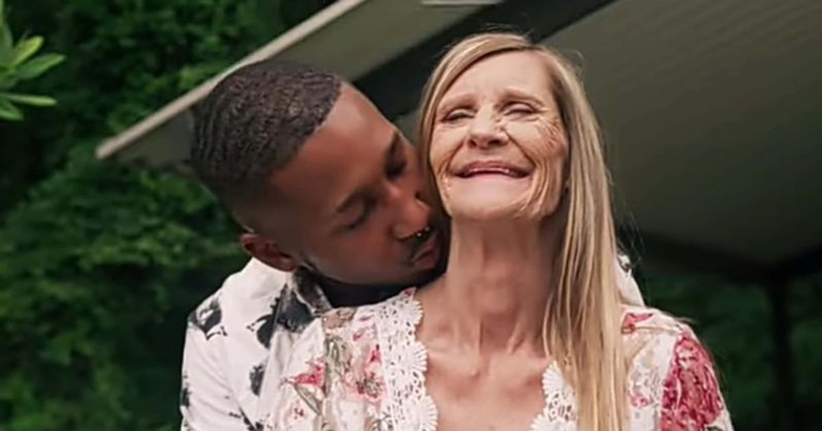 'Gives Ozark vibes': Grandma-of-17 Cheryl McGregor, 62, trolled for wanting baby with 25-yr-old ...