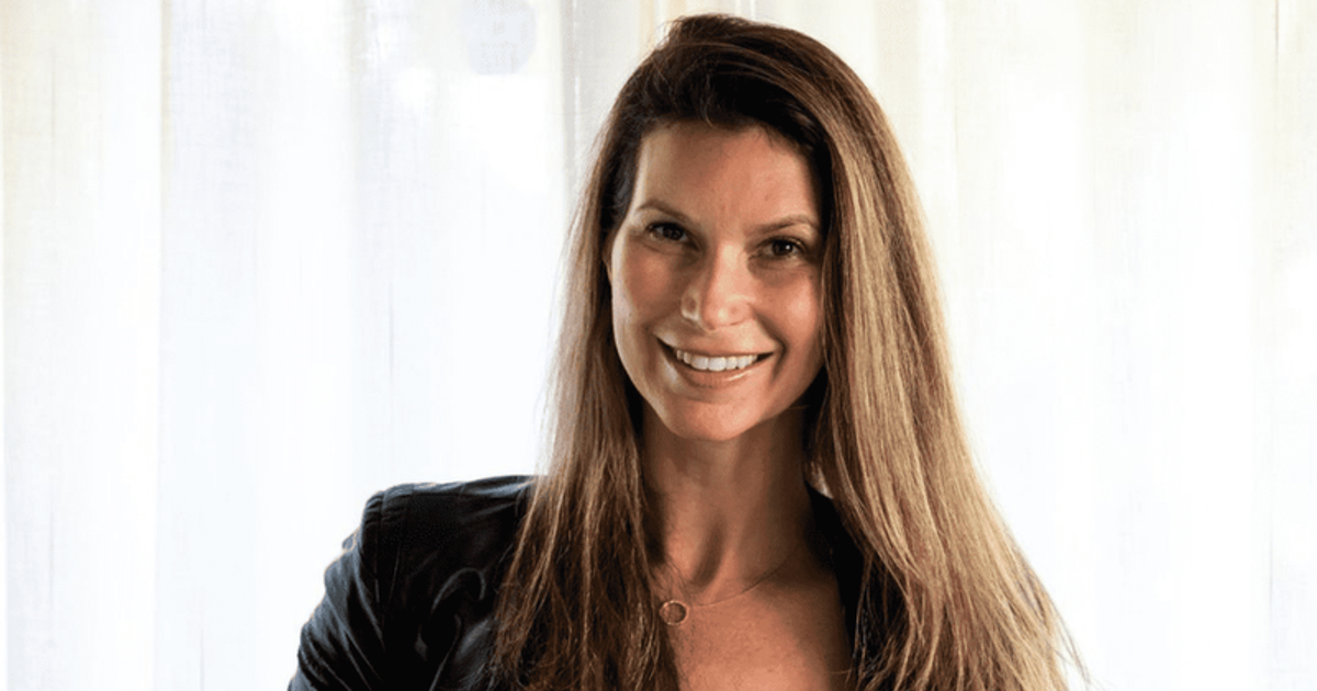 Maya Vander donates a playground in honor of her stillborn son | MEAWW