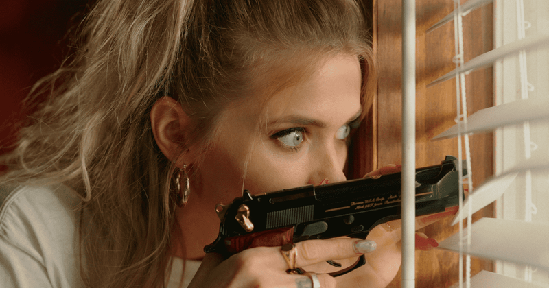 Netflix's 'Florida Man' Episode 4 Takeaway: The walls are closing in on ...