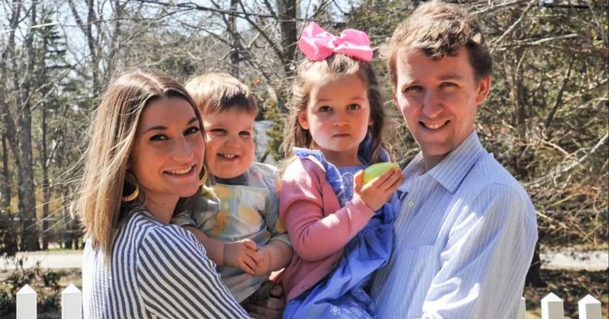 Killer mom Lindsay Clancy, accused of strangling her 3 children, shifts ...