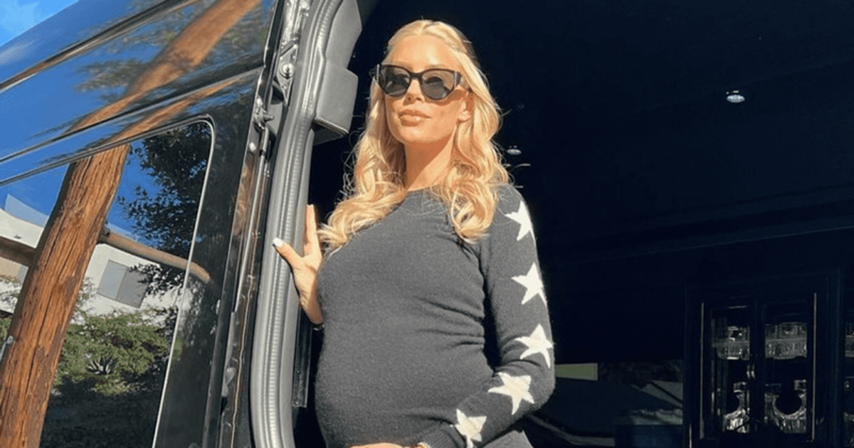 Internet trolls Heather Rae as she shares her pregnancy journey in a ...