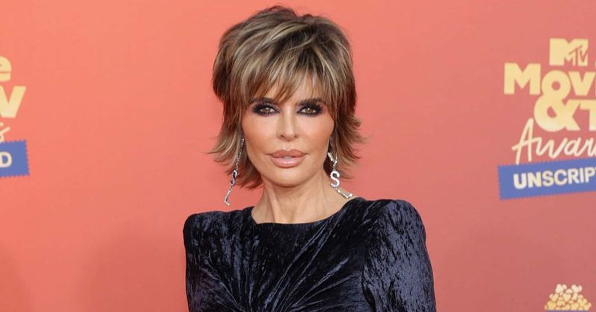 Lisa Rinna cheers on daughter Amelia Gray as she walks for Versace ...