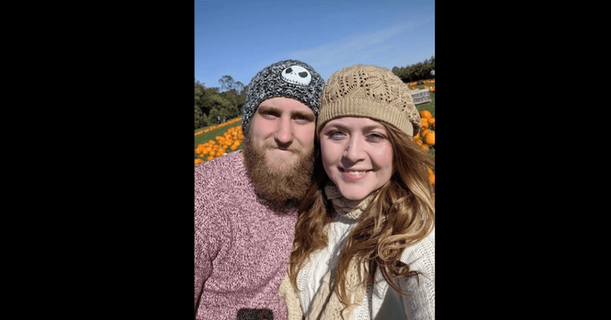 Who is Alek Ilg? US Marine pens moving tribute to pregnant wife Laura ...