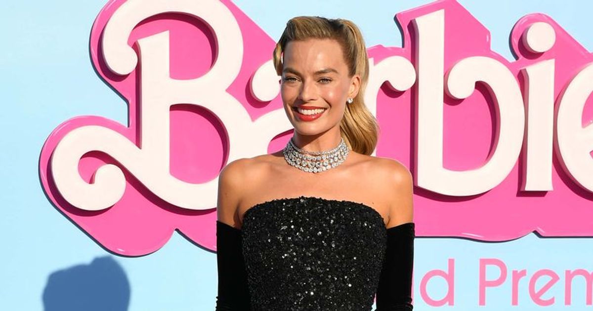 Margot Robbie stuns fans as she channels 'perfect' Solo in the Spotlight look at 'Barbie' world ...