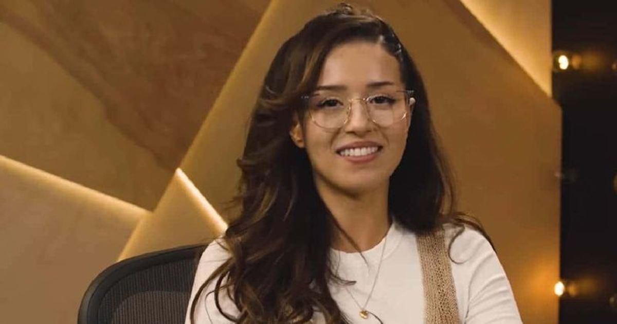 Pokimane captivates with mesmerizing green and red ensemble at ...