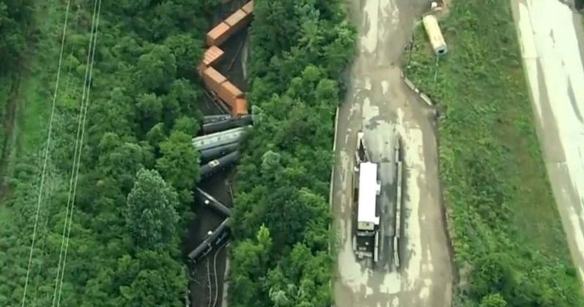 What was Norfolk Southern freight train carrying? Derailment sparks ...