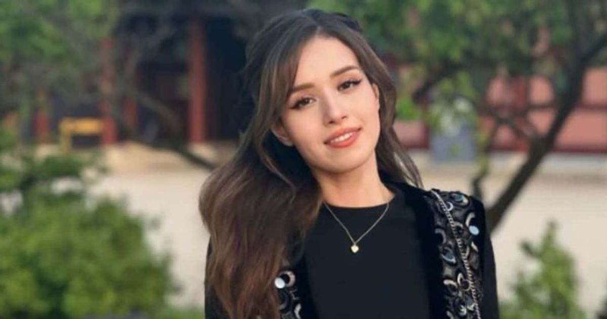 Pokimane: 5 no-makeup selfies of the Twitch star that took social media ...