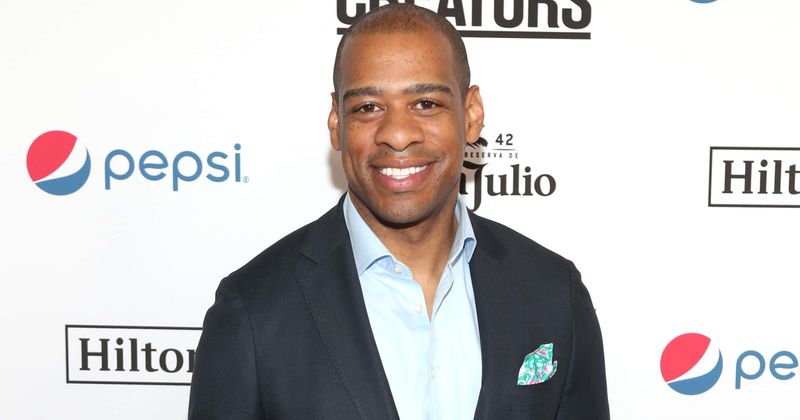 'GMA' star DeMarco Morgan gives major fitness goals as he goes cycling ...