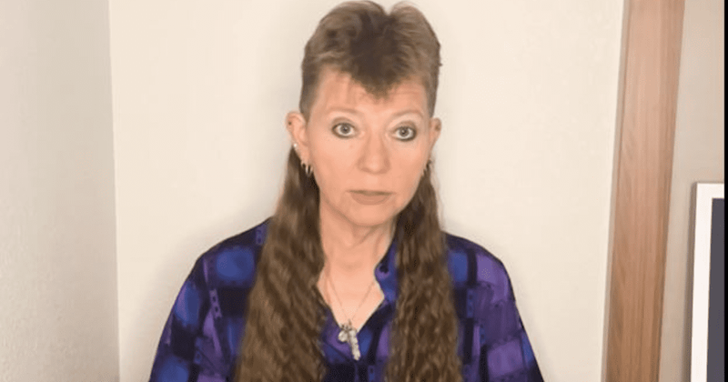 Who is Tami Manis? Tennessee woman sets world record for longest mullet ...