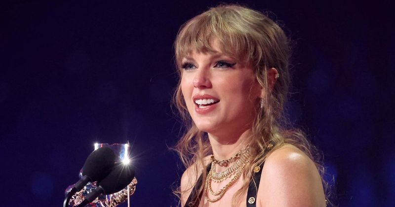 Taylor Swifts Adorable Facial Expressions And Killer Dance Moves