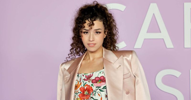 Pokimane's hilarious reaction to Erobb221's 'ogre lounging' clip goes ...