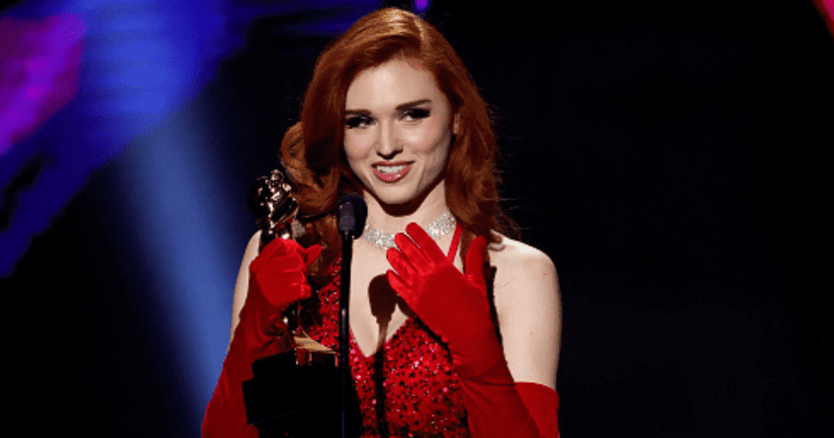 Amouranth credits male creators for sleep stream ideas as she rakes in ...