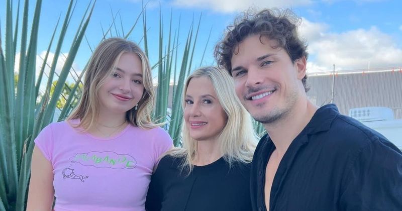 'DWTS' Season 32: Internet claims Mira Sorvino brought daughter Mattea ...