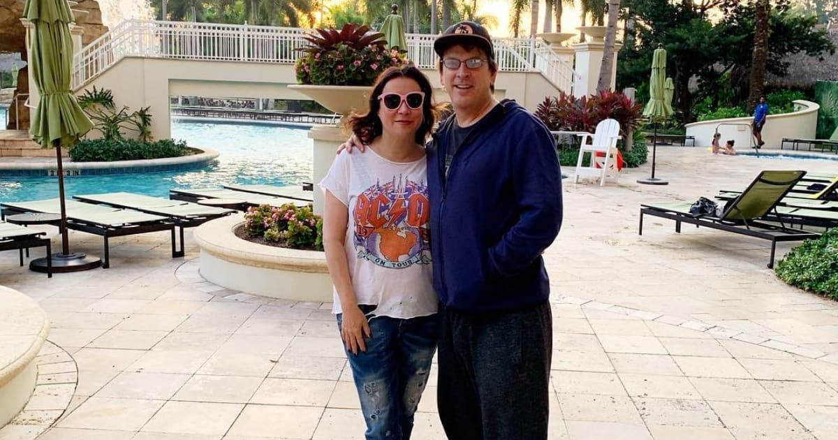 Who is Jennifer Tilly's partner Phil Laak? 'RHOBH' friend and 'The Unabomber' have been dubbed ...