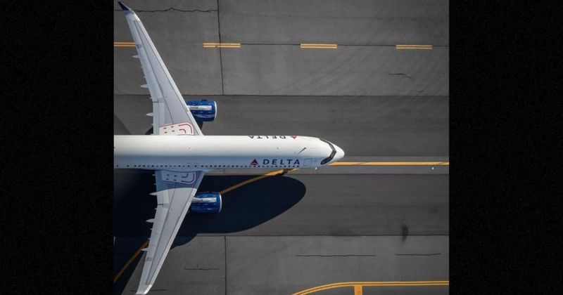 Who is Jonathan J Dunn? Ex-Delta co-pilot indicted over alleged threat ...