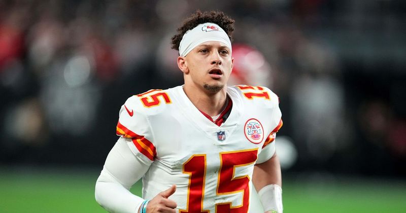 10 hilarious Patrick Mahomes memes as Eagles fans troll him for looking ...