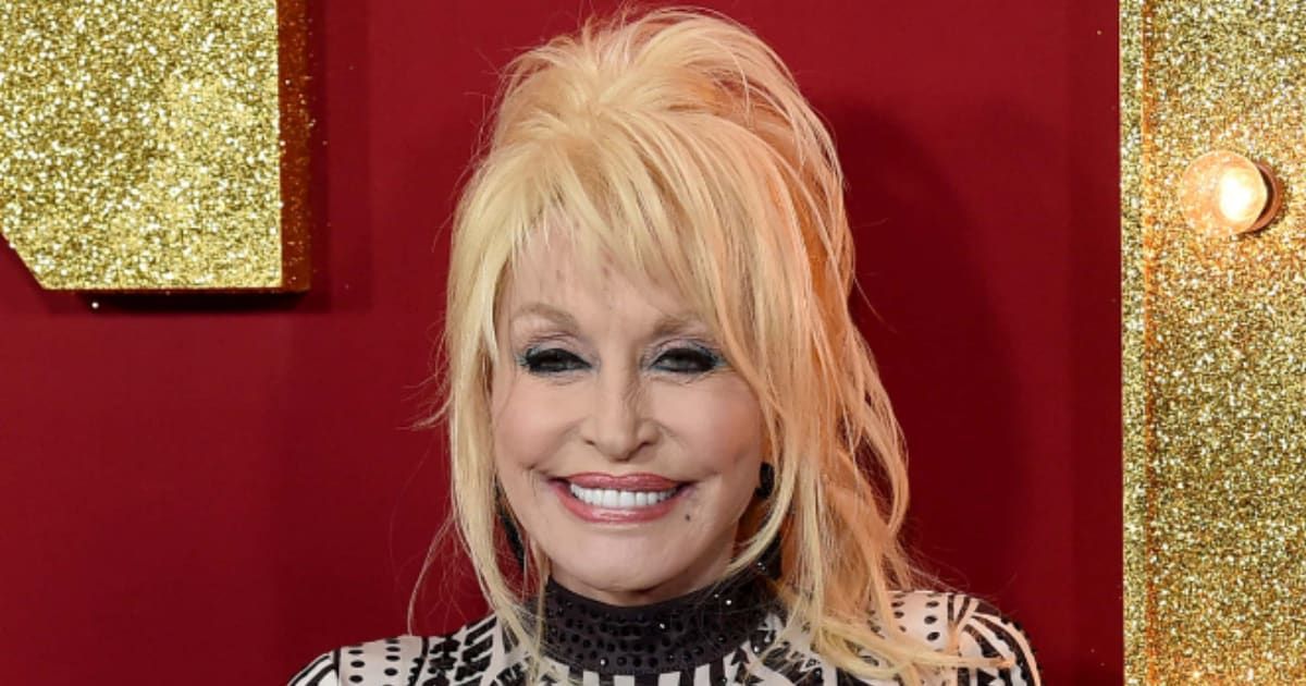 'I'd rather just have my fax machine': Internet says Dolly Parton's ...